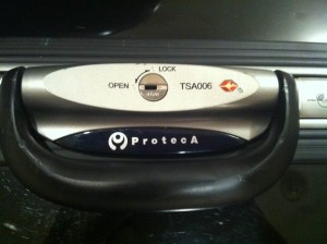 プロテカProtecA（エース社）スーツケースtsaロック006、002鍵開け | 鍵紛失時の鍵開け・鍵修理・鍵交換 - スターキーロック 東京・川崎・横浜